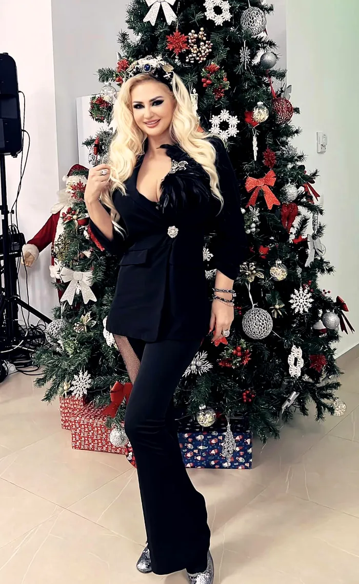 Cât a slăbit Julia Chelaru