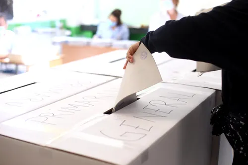 Exit-poll alegeri Primăria Capitalei 2025. Cine ocupă primele locuri în ...
