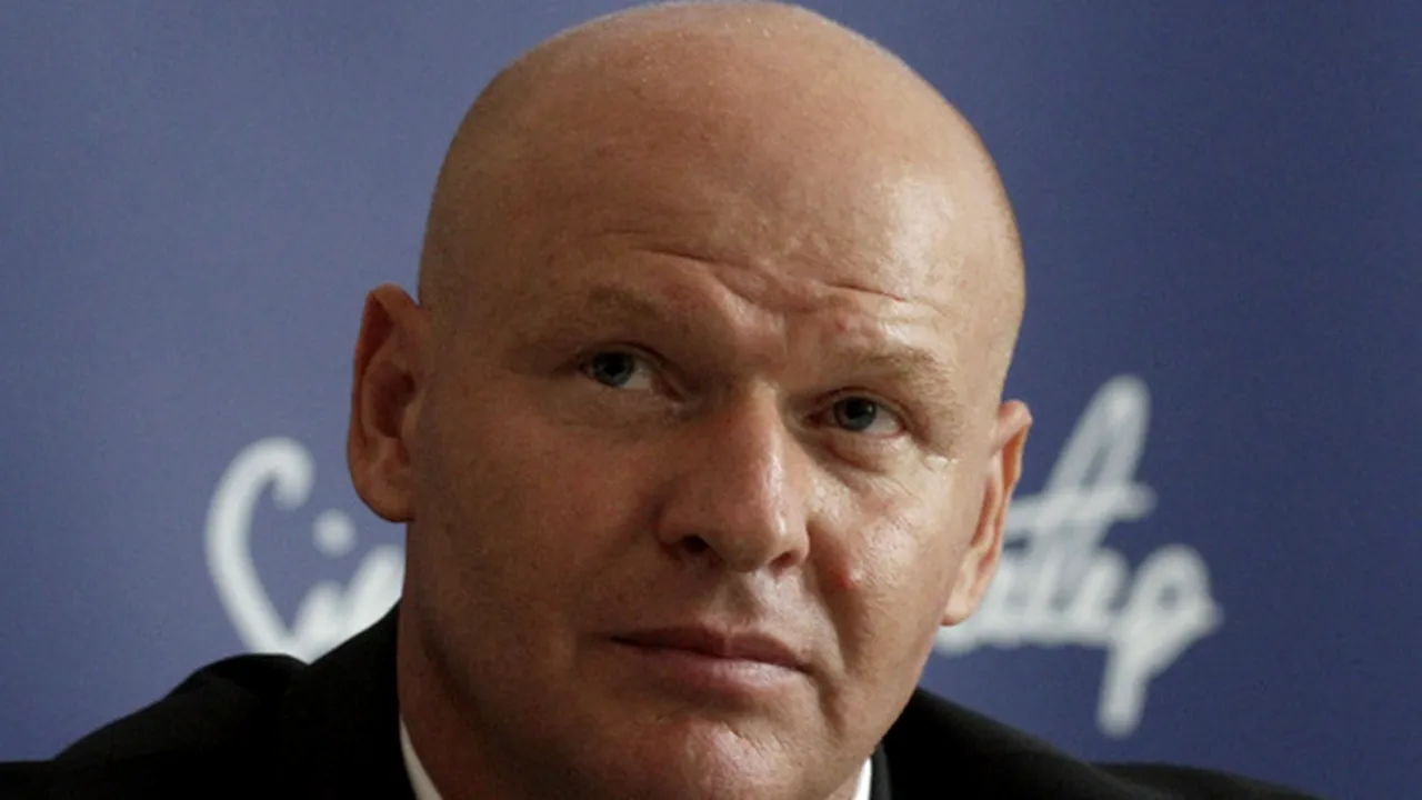 Cine este Dragoș Pavăl, antreprenorul român care a cumpărat birourile ...