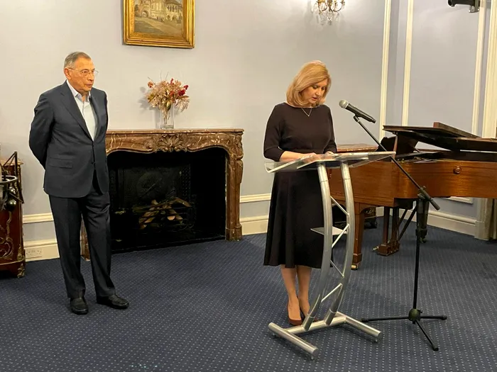 George Iacobescu, primul român distins de Regina Elisabeta a II-a cu ...