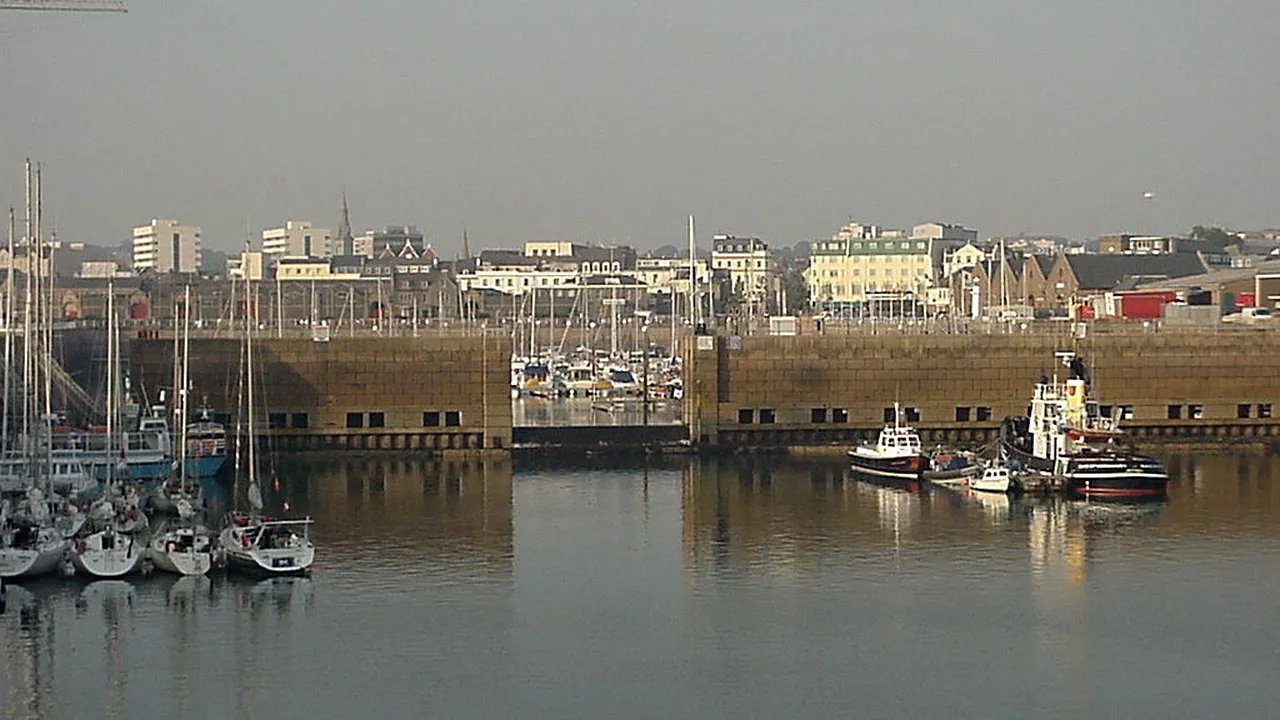 Noi reguli în Insula Jersey, după ce un oficial care trebuia să vină la ...