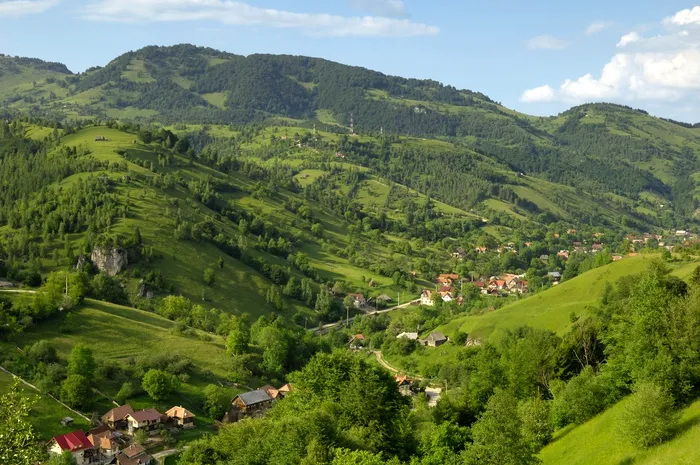 Stațiunea de la munte cu ce mai curat AER din România. Este la 3 ore ...