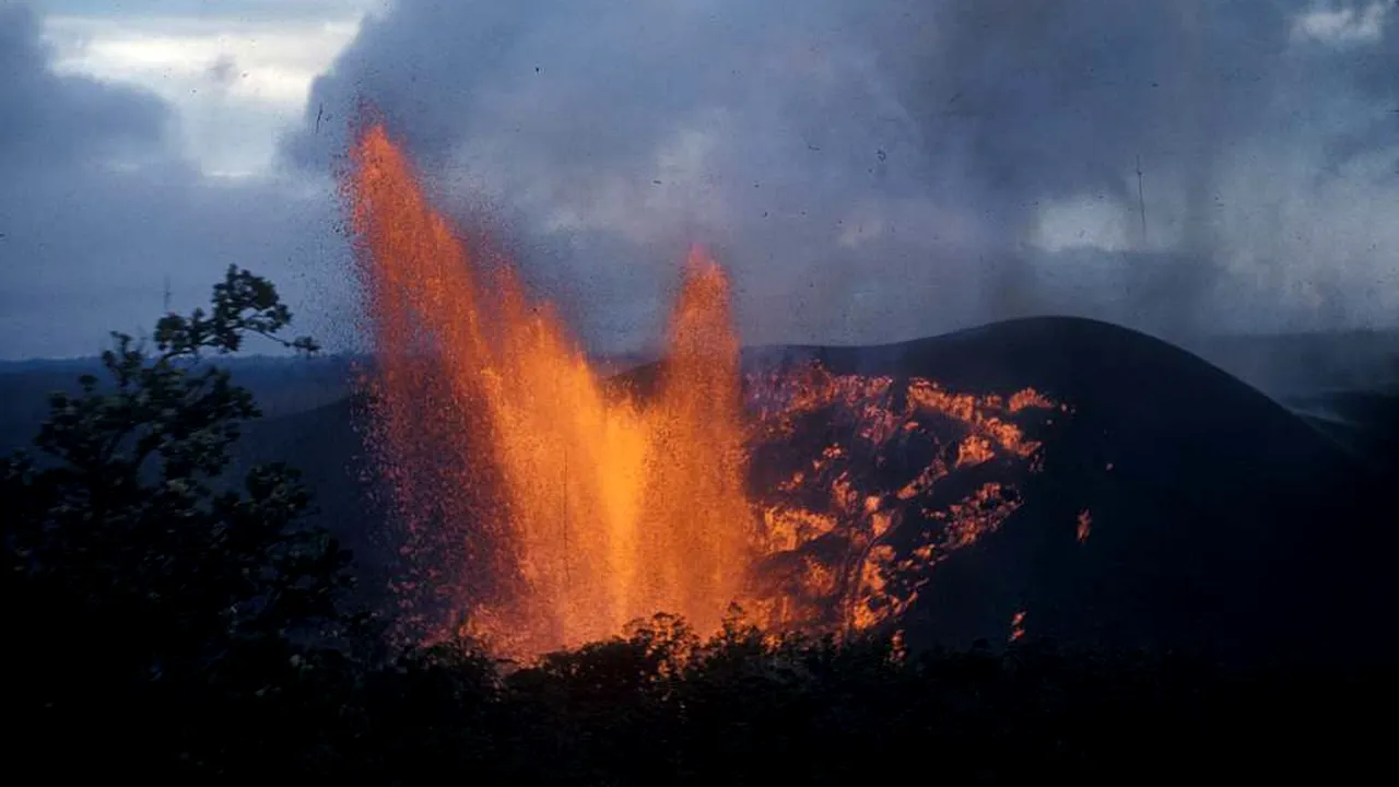 Asta mai lipsea: a erupt vulcanul Kilauea, din Hawaii! - VIDEO